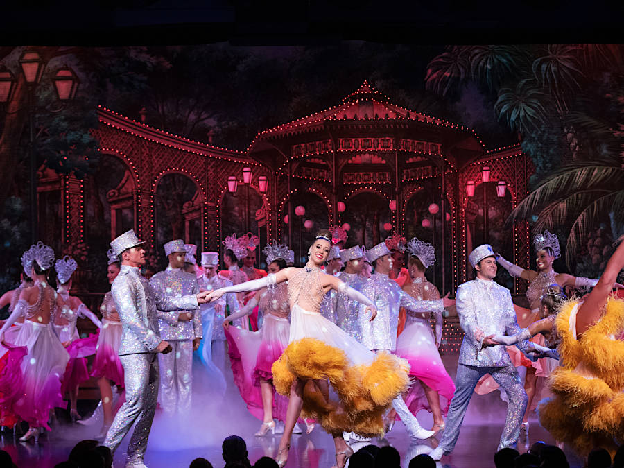 Moulin Rouge dinner show