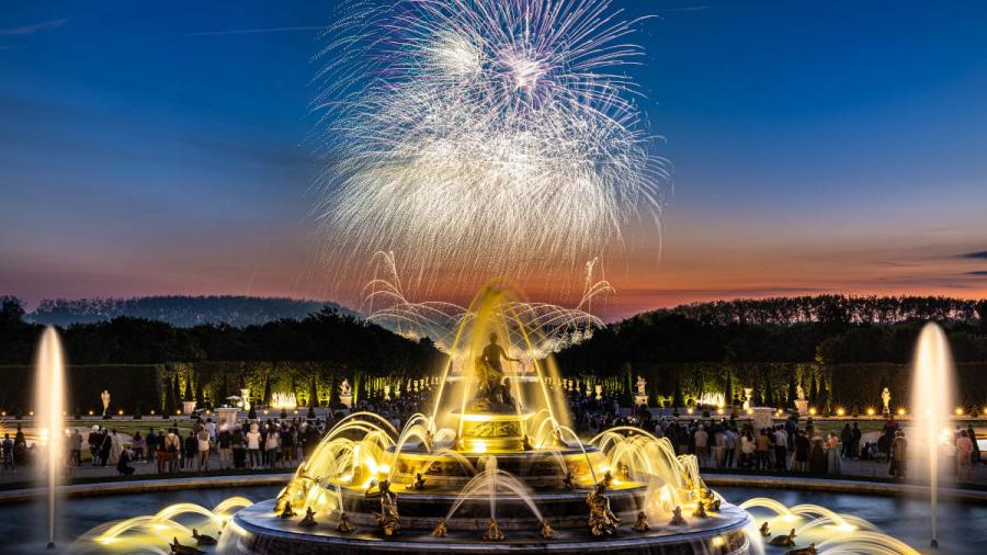 Versailles Night Fountains Show | France Tourisme
